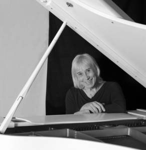 Jethro Tull Legend Dee Palmer Passes Away at 88, Ian Anderson Pays ...